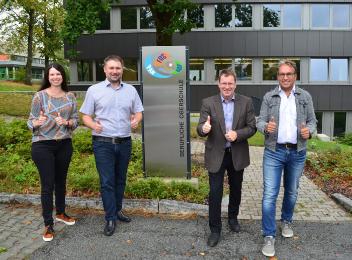 Schulleitung und Sekretariat - FOSBOS Pfarrkirchen : FOSBOS Pfarrkirchen Schulleitung und Sekretariat - FOSBOS Pfarrkirchen : FOSBOS Pfarrkirchen